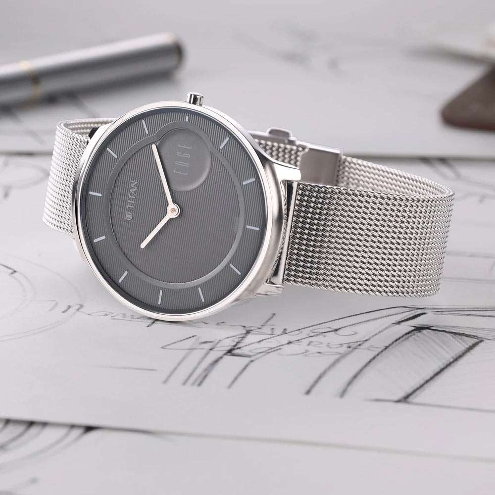 Buy Titan 1843SM01 Watch in India I Swiss Time House